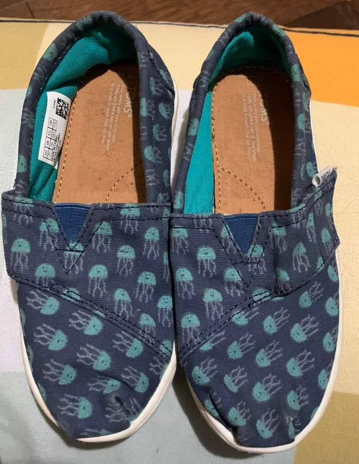 ORIGINAL VANS & TOMS on Carousell