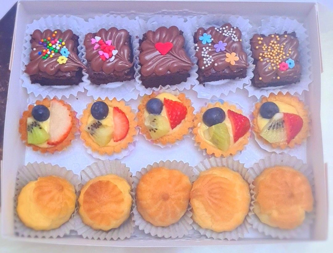 Premium Dessert Box, Food & Drinks, Homemade Bakes on Carousell