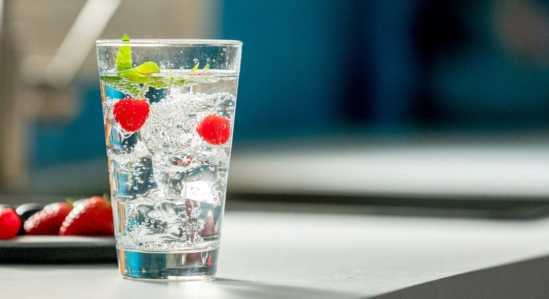 Raspberry Infused Sparkling Water #SodaStream #HandmadeByYou, Food ...