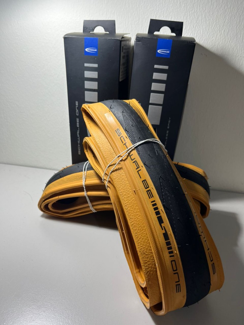 Schwalbe One Tubeless Ready Tyre 700x25c Classic Skin, Sports Equipment ...