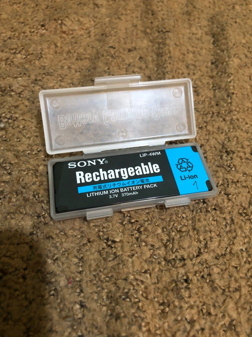 Sony LIP-4WM rechargeable lithium battery pack, Audio, Portable Audio Accessories on Carousell