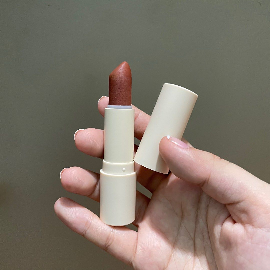 Sunnies Face Fluffmate Lipstick in Brunette, Beauty & Personal Care ...