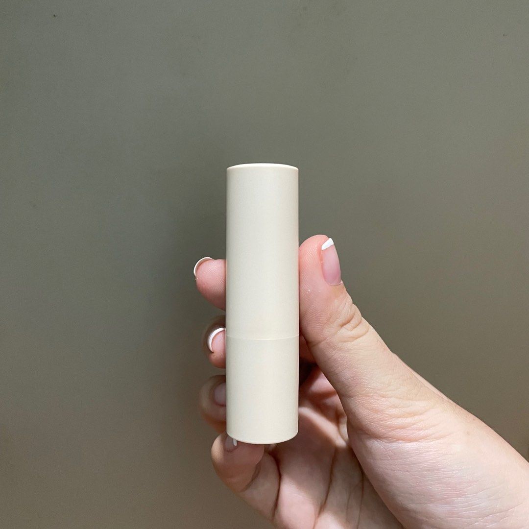 Sunnies Face Fluffmate Lipstick in Brunette, Beauty & Personal Care ...