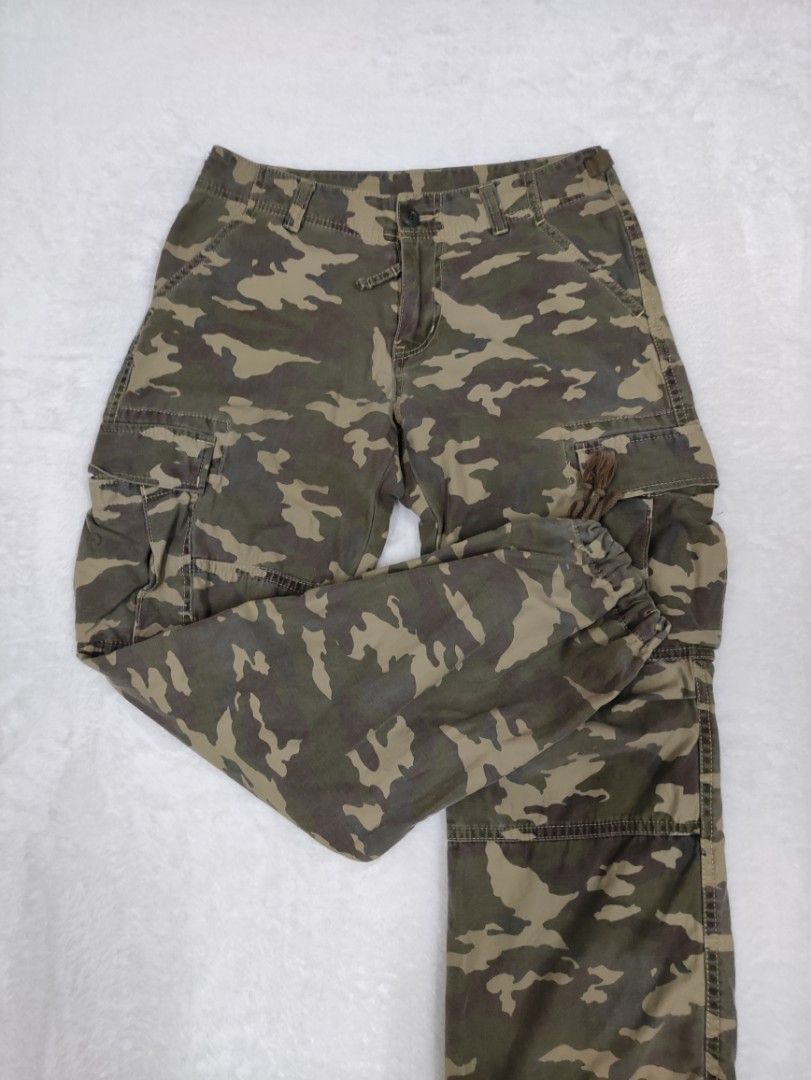 Uniqlo Camo Cargo Pants at Ellen Hannan blog