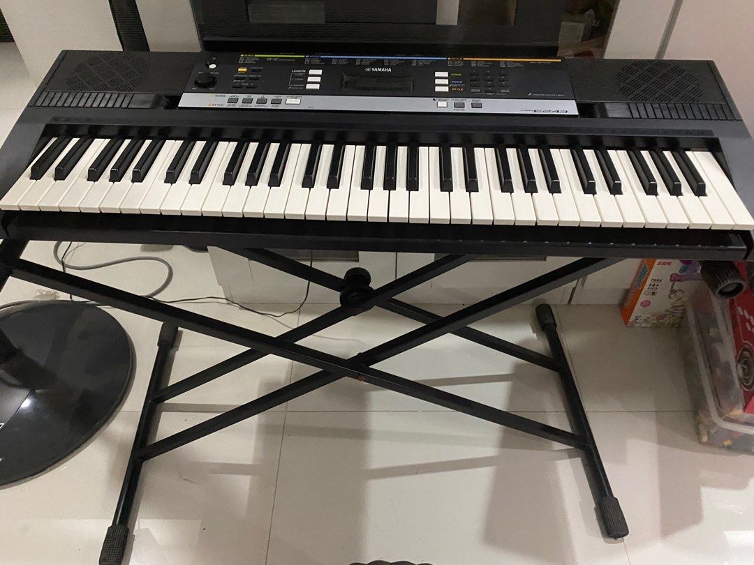 Yamaha keyboard PSR E243 + stand, Hobbies & Toys, Music & Media ...