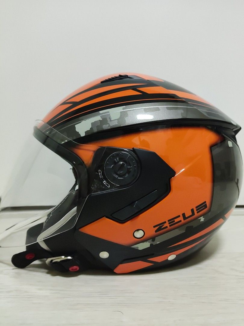 Zeus Helmet (PSB Approved), Motorcycles, Motorcycle Apparel on Carousell