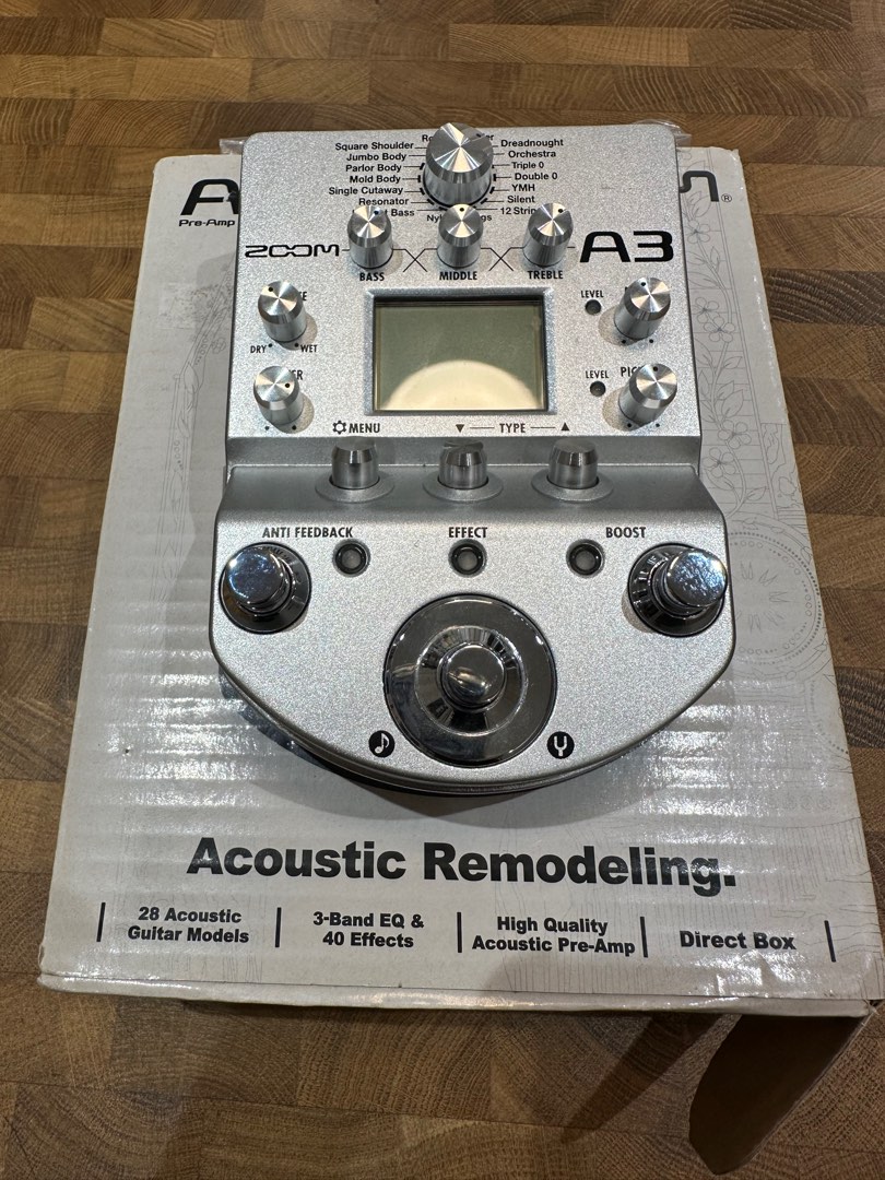 Zoom A3 Acoustic pre-amp / effecter, 興趣及遊戲, 音樂、樂器 & 配件, 樂器 - Carousell