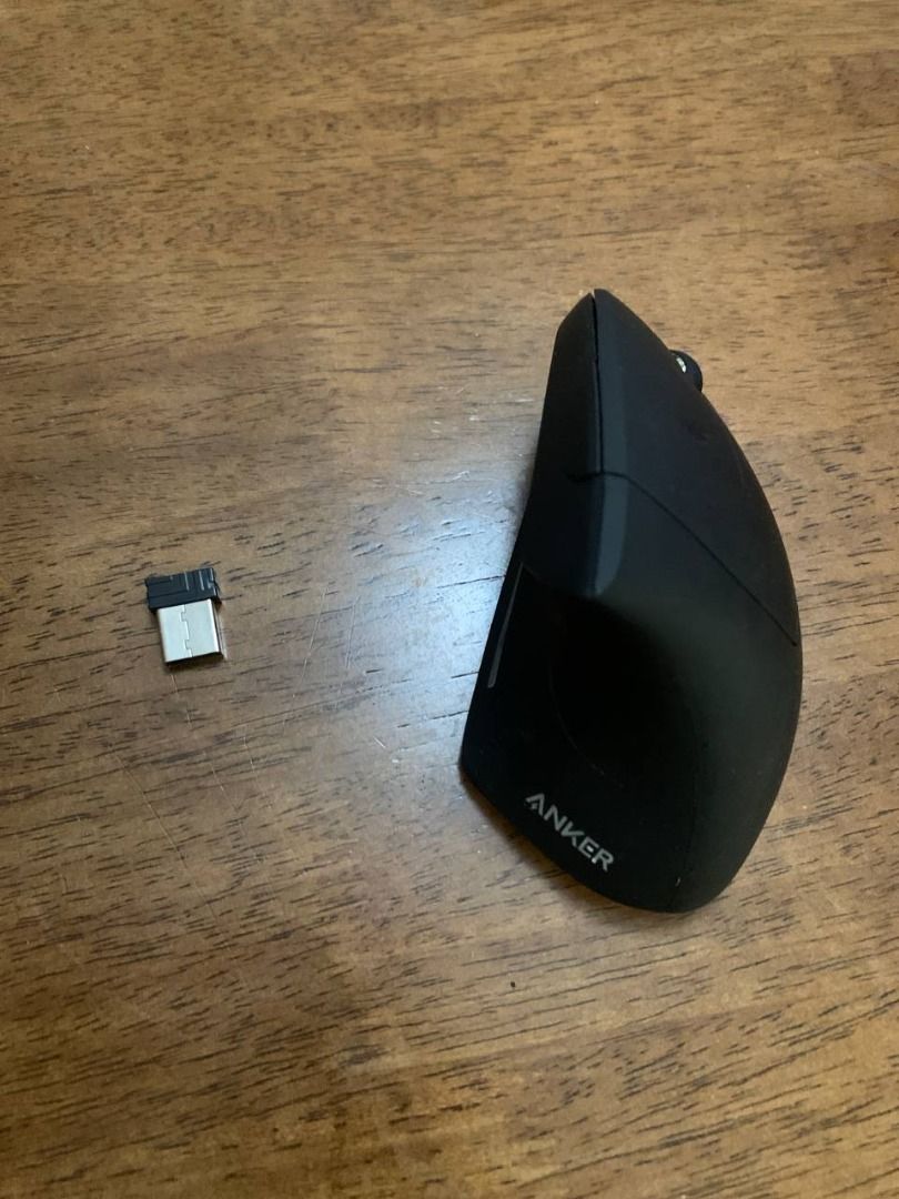 Anker Ergonomic Vertical Bluetooth Mouse on Carousell