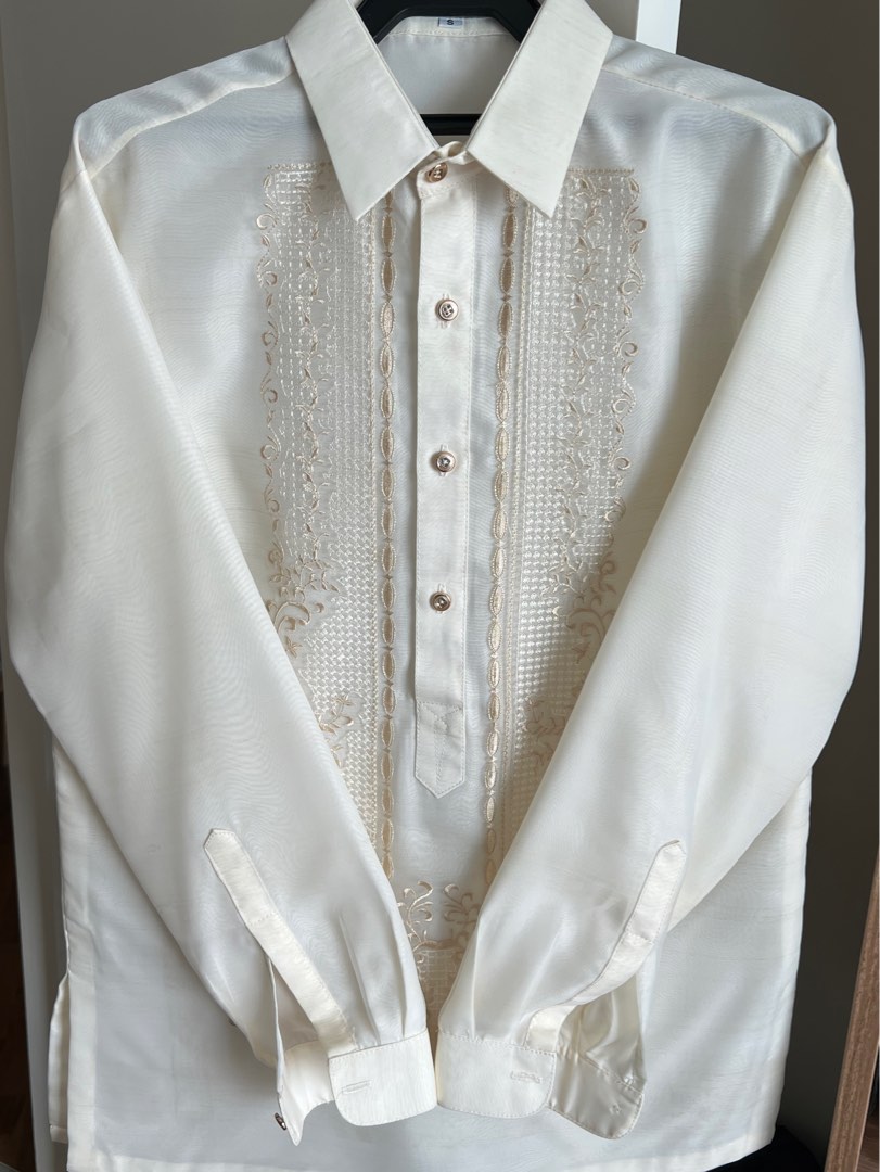 Barong Tagalog, Men's Fashion, Tops & Sets, Formal Shirts on Carousell