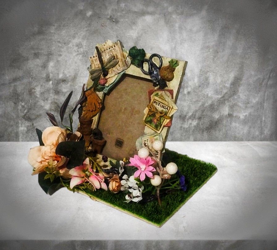 Beautiful Memory Lane Frame, Hobbies & Toys, Stationery & Craft ...
