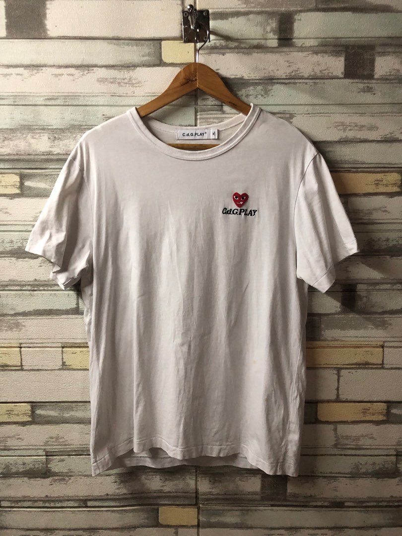 CDG Play White, Men's Fashion, Tops & Sets, Tshirts & Polo Shirts on ...