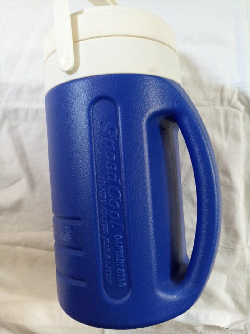 D&G 2L Cooler Ice Jug Container, Furniture & Home Living, Kitchenware ...