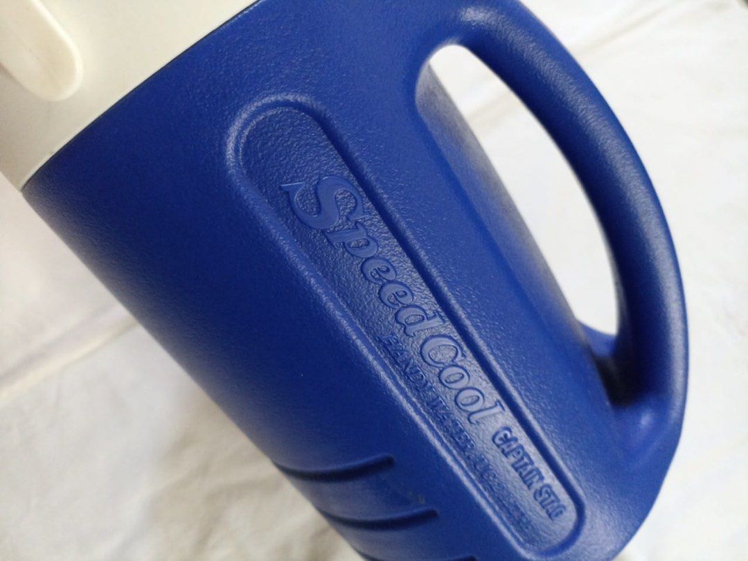 D&G 2L Cooler Ice Jug Container, Furniture & Home Living, Kitchenware ...