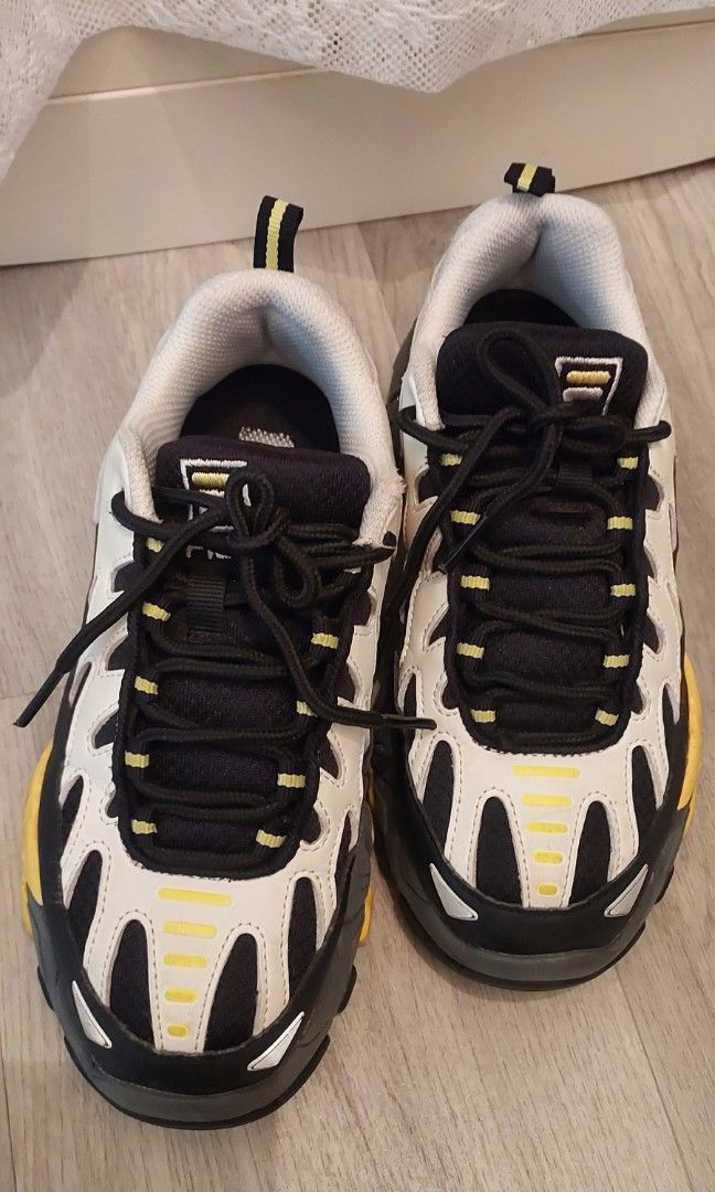 Fila Raid Shoes, Luxury, Sneakers & Footwear on Carousell