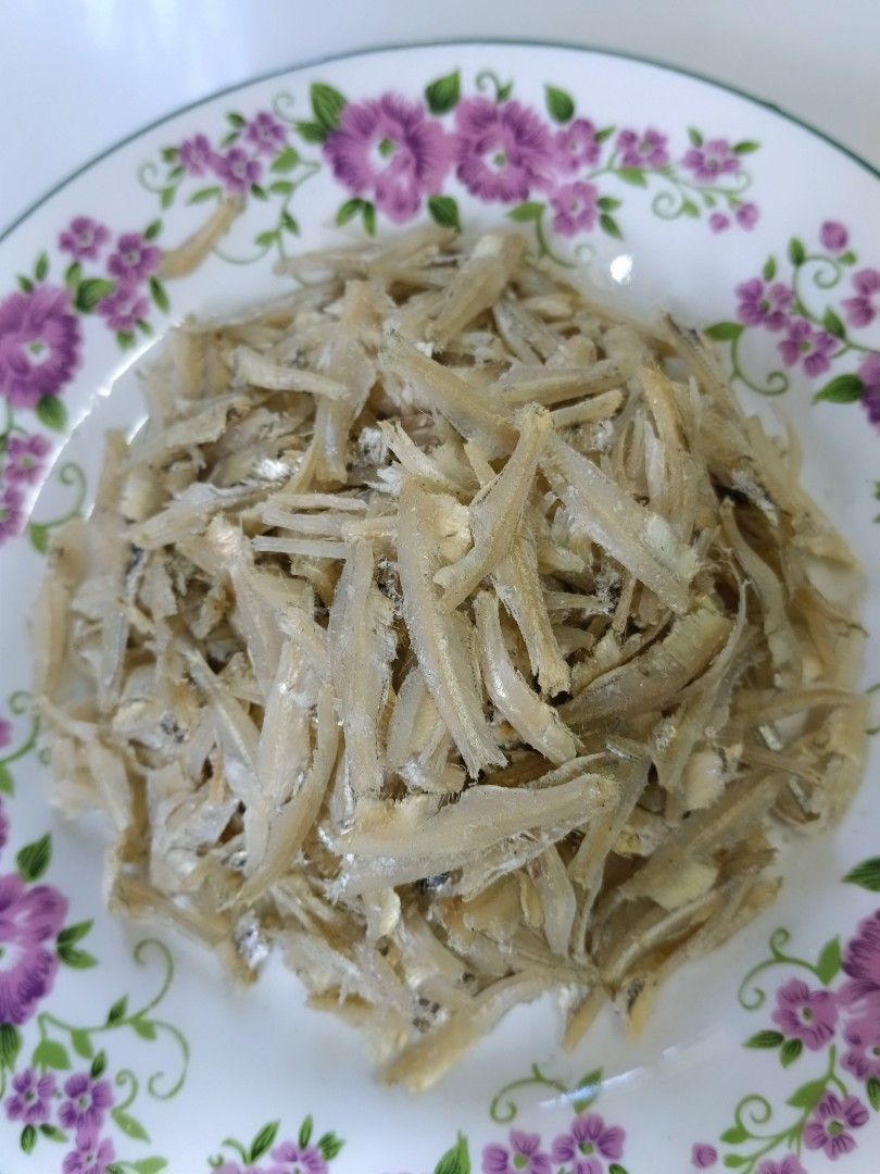 Ikan bilis sabah, Food & Drinks, Packaged & Instant Food on Carousell
