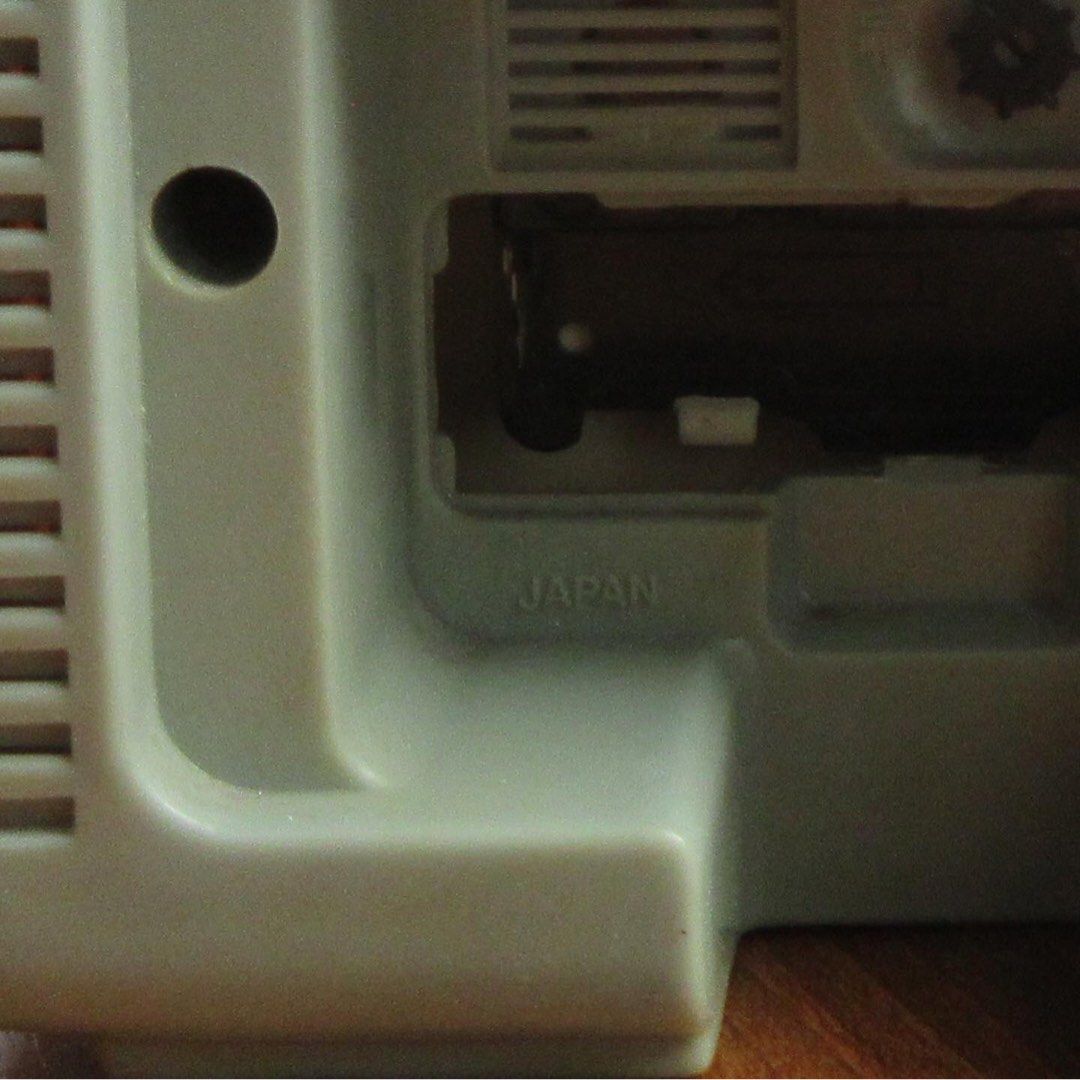 Jam Meja Vintage HITACHI 80s Made In Japan Analog Yellow Positano Color ...