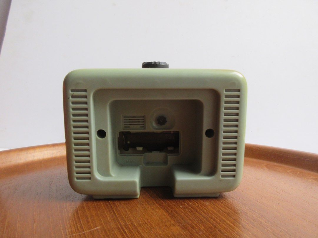 Jam Meja Vintage HITACHI 80s Made In Japan Analog Yellow Positano Color ...