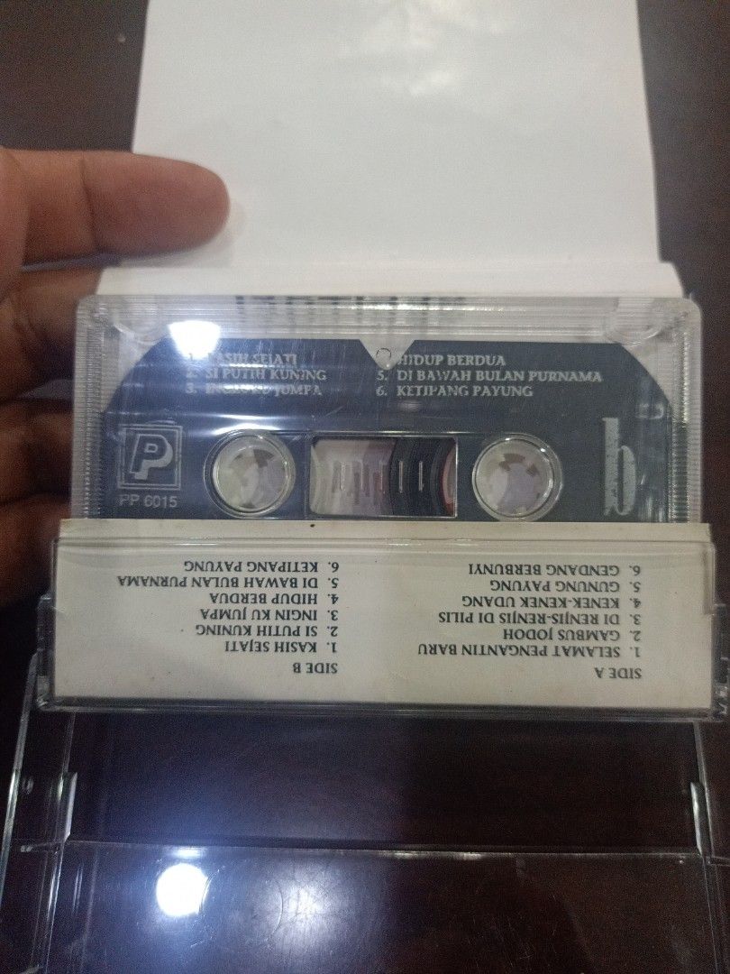 kaset lama - khas untuk pengantin baru, Hobbies & Toys, Music & Media ...