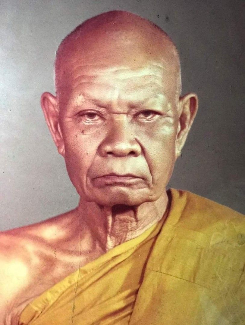 Luang Phor Kee Wat Hu Chang Rupmuen, Hobbies & Toys, Collectibles ...