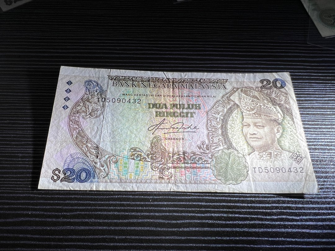 Malaysia 5th 1982 RM20 original paper, Hobbies & Toys, Memorabilia ...