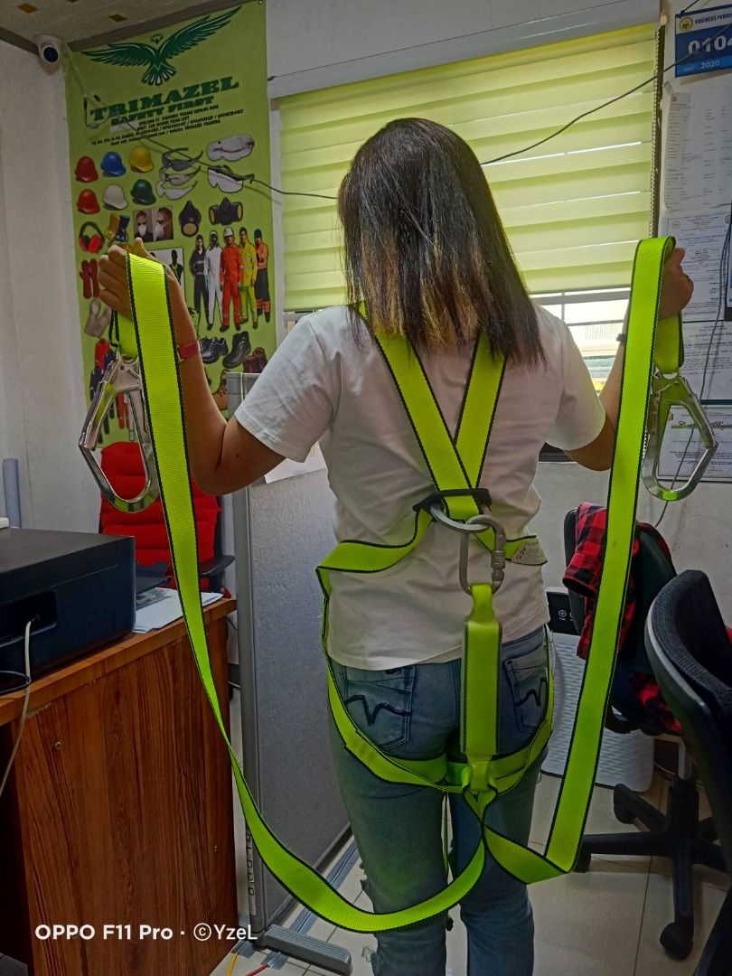 SAFETY FULL BODY HARNESS, Commercial & Industrial, Construction ...