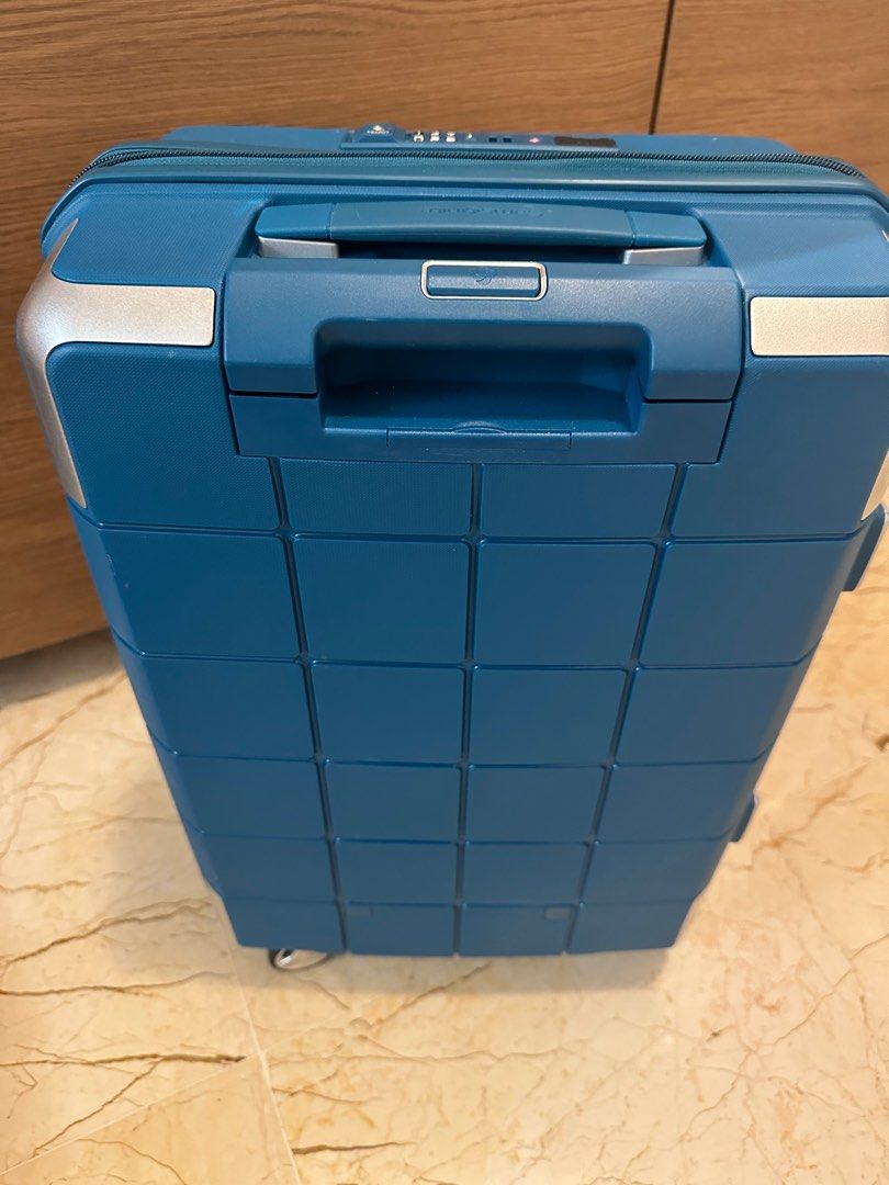 Samsonite Cube Spinner Luggage 55cm, Hobbies & Toys, Travel, Luggage on ...