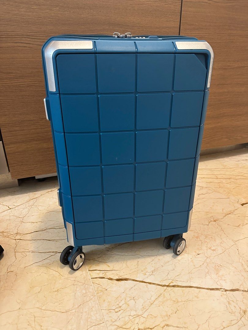 Samsonite Cube Spinner Luggage 55cm, Hobbies & Toys, Travel, Luggage on ...