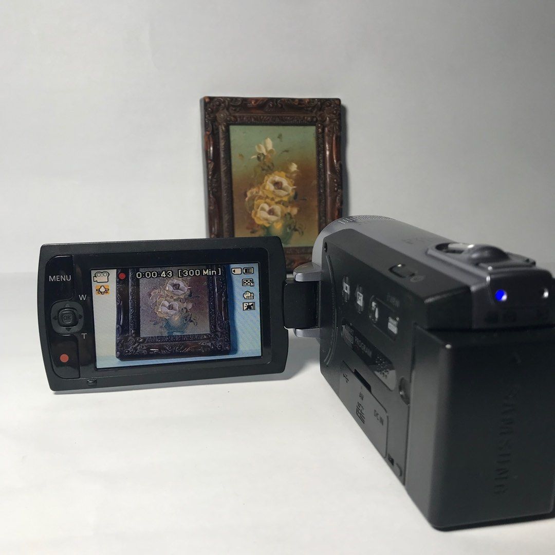 SAMSUNG HANDYCAM SD CARD, Photography, Video Cameras on Carousell