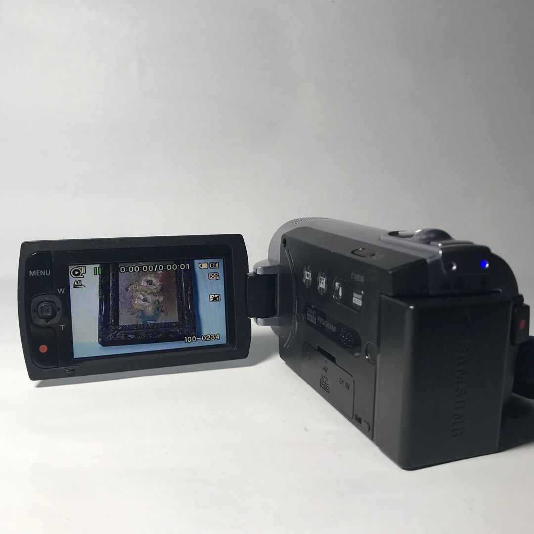 SAMSUNG HANDYCAM SD CARD, Photography, Video Cameras on Carousell