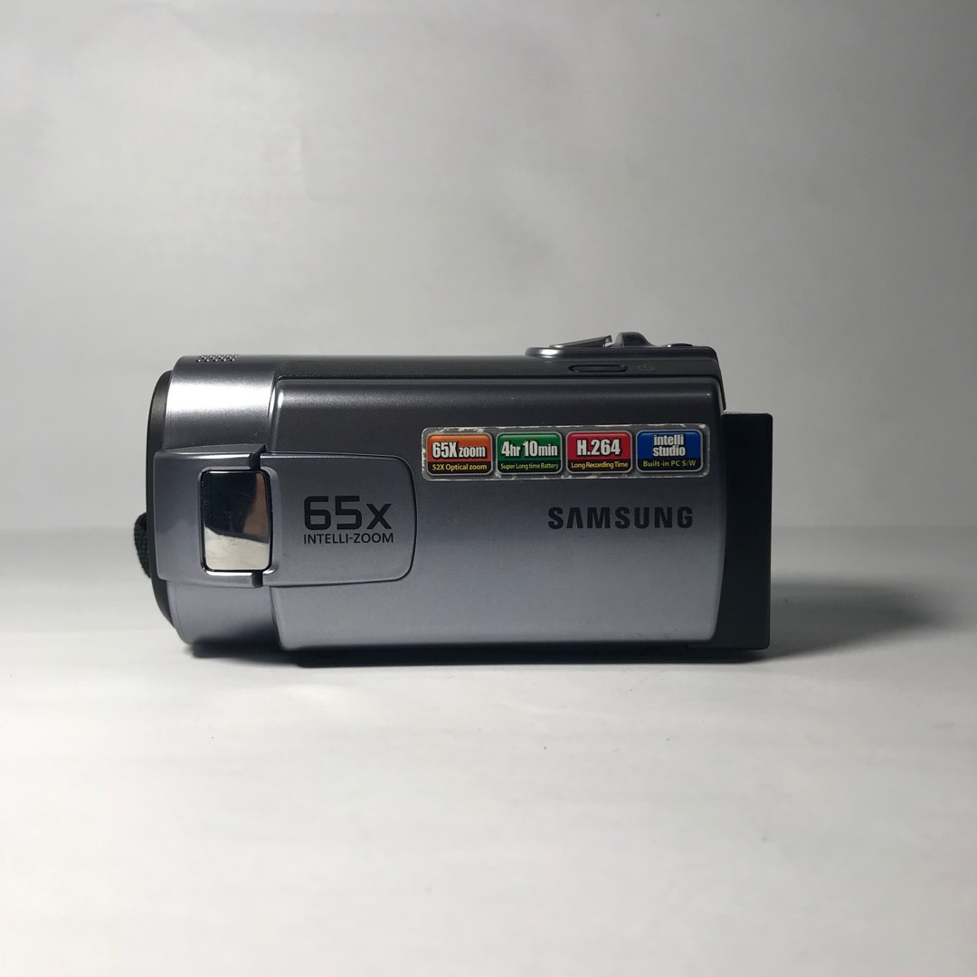 SAMSUNG HANDYCAM SD CARD, Photography, Video Cameras on Carousell