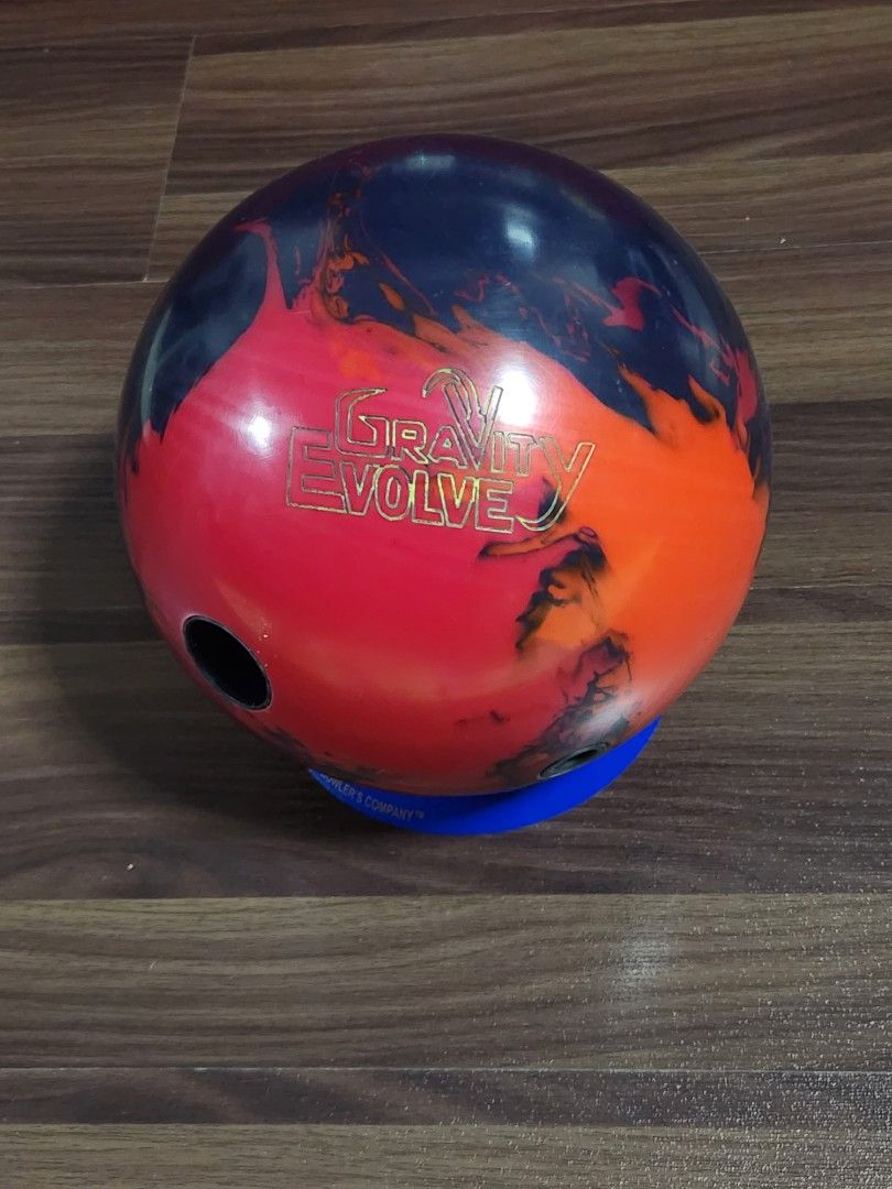 Storm Gravity Evolve 13 pound, Sports Equipment, Sports & Games, Billiards & Bowling on Carousell