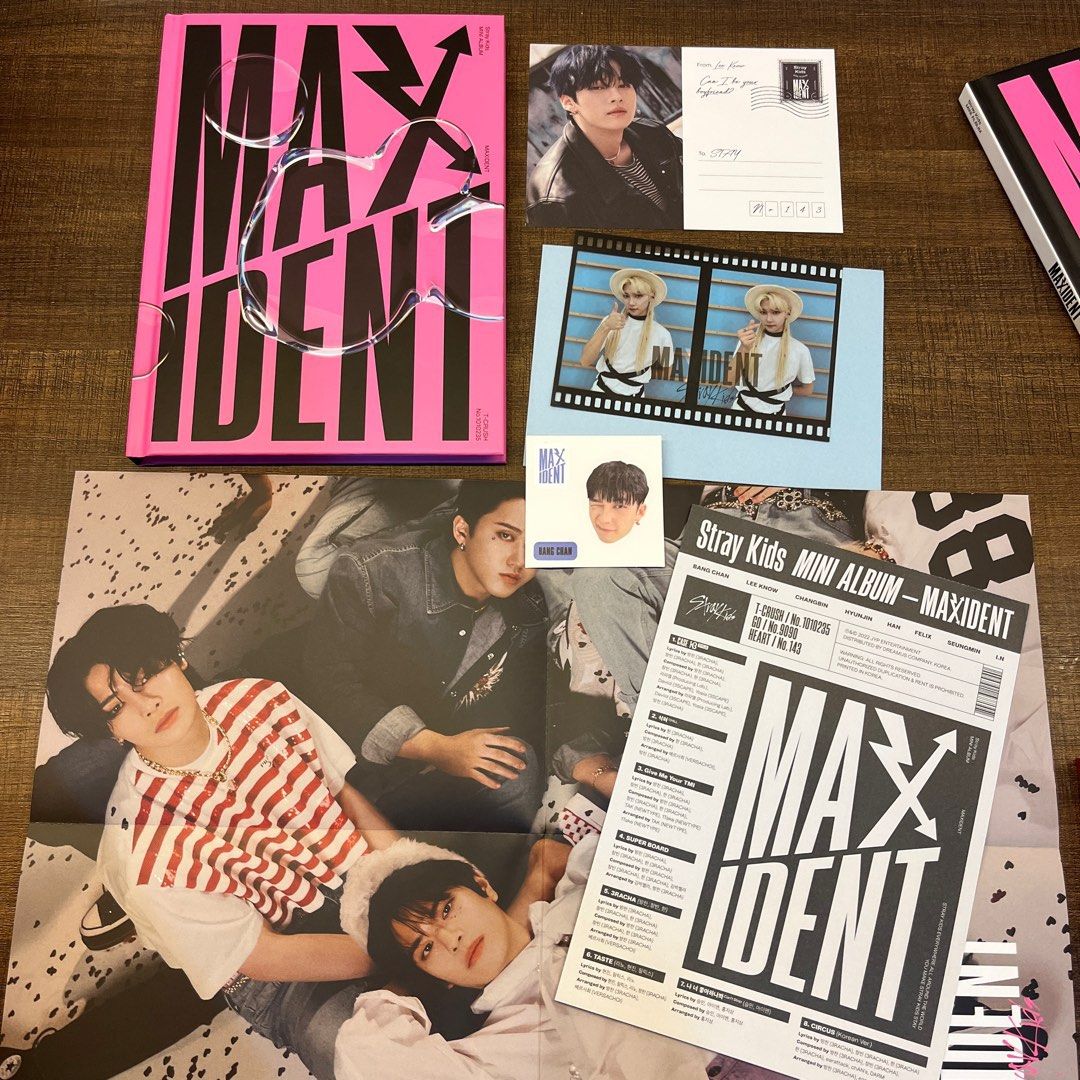 Stray Kids Maxident Album Unsealed with gifts (Felix photocard & Lee ...