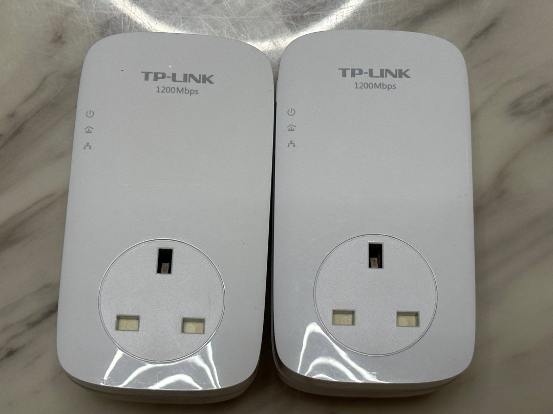 TPLink powerline 1200 with pass through, 電腦＆科技, 電腦周邊及配件, Wifi及上網相關產品 ...