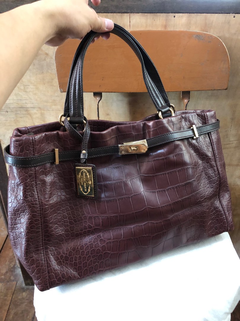 Vincis bench kelly maroon croc, Luxury, Bags & Wallets on Carousell