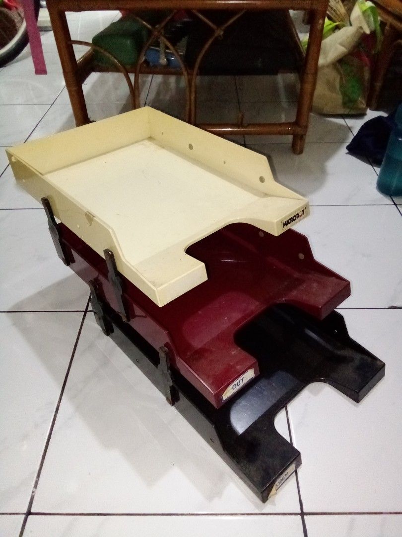 Rak Dokumen Meja - rak A4, Barang Yang Dicari di Carousell