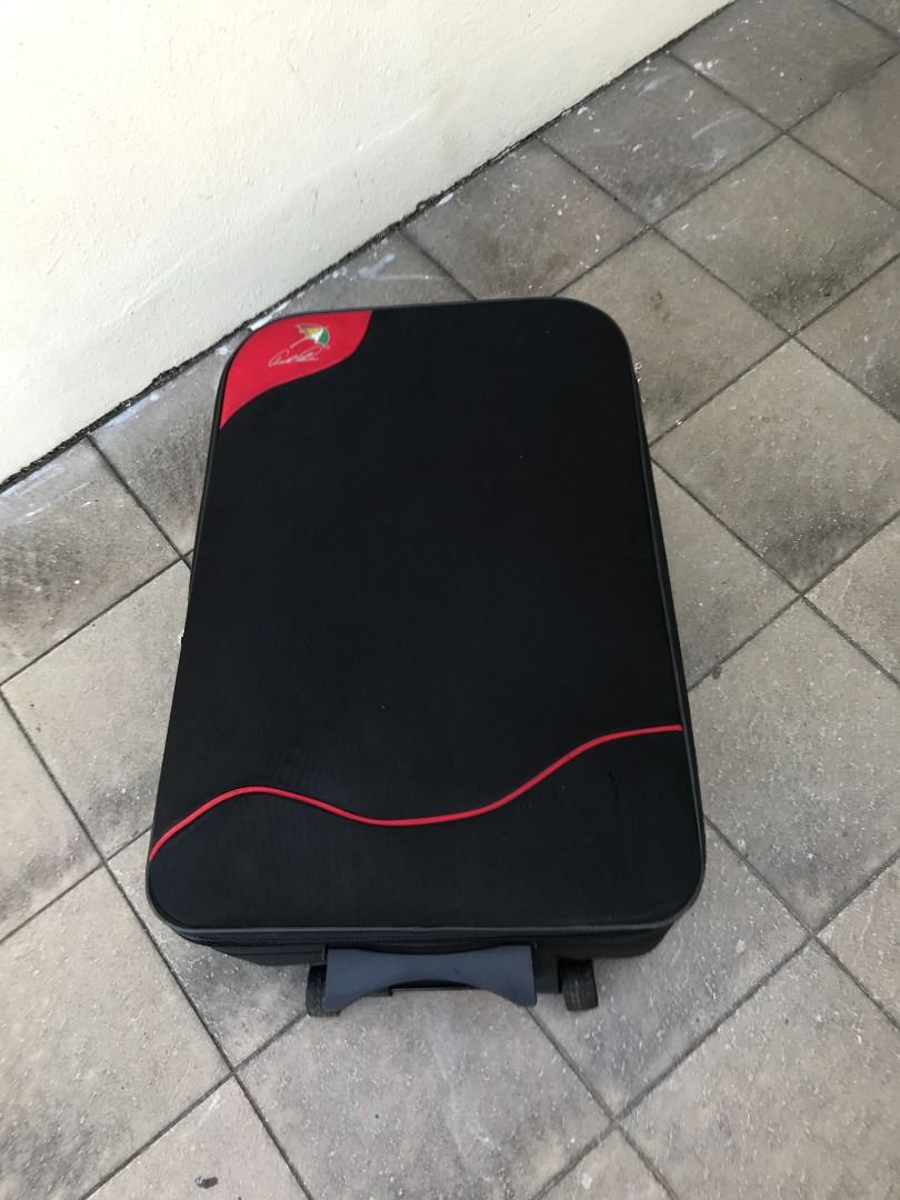 Arnold Palmer 30 inches expandable luggage. Dimension 72 x 48 x 28cm ...
