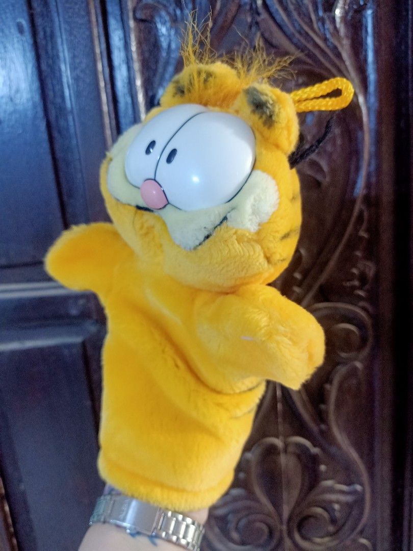 AUTHENTIC GARFIELD HAND PUPPET, Hobbies & Toys, Toys & Games on Carousell