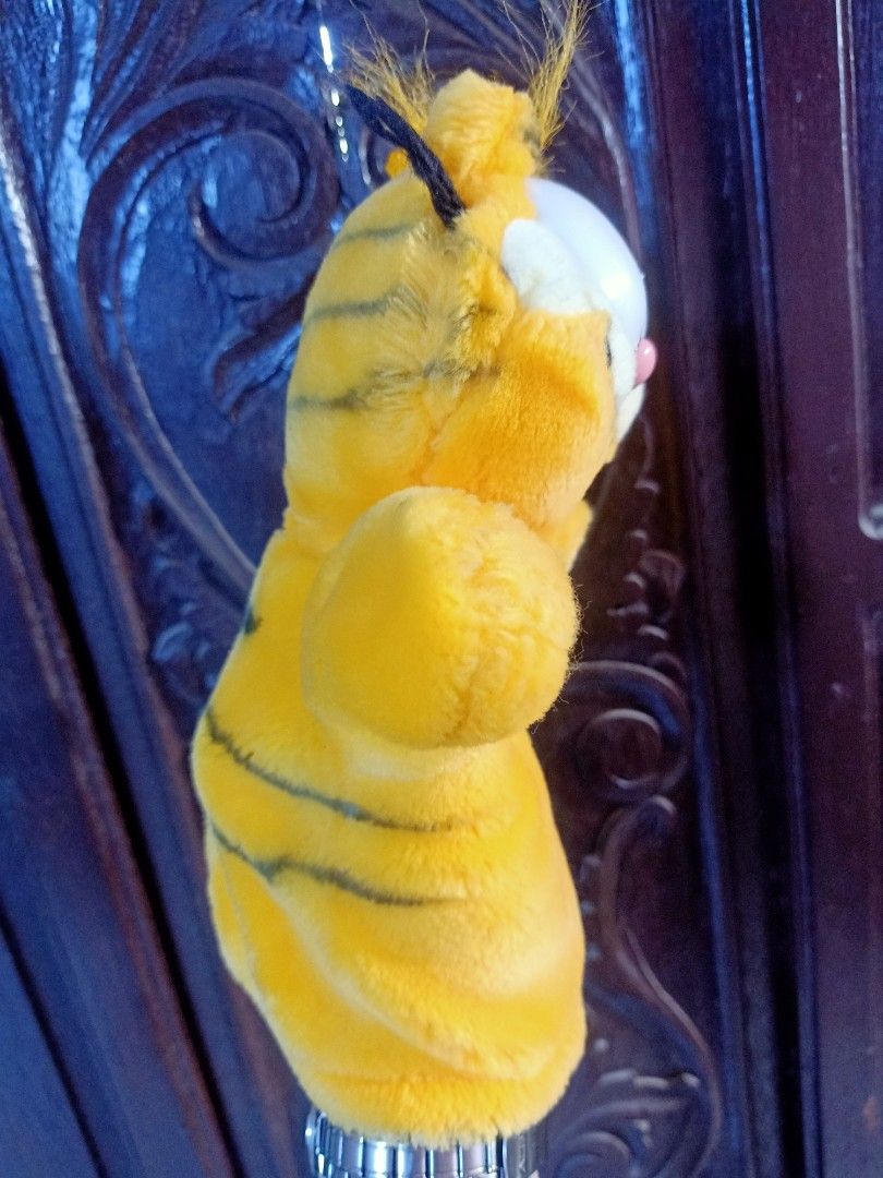 AUTHENTIC GARFIELD HAND PUPPET, Hobbies & Toys, Toys & Games on Carousell