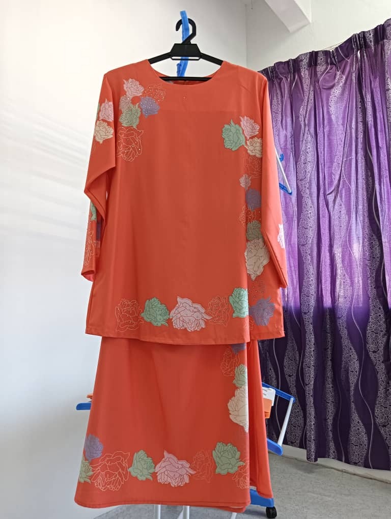 Scha Alyahya X Jakel Orange kurung (L), Women's Fashion, Muslimah ...