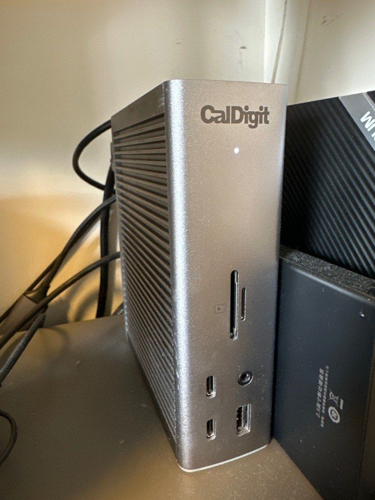 Caldigit ts4 dock station, 電腦＆科技, 電腦周邊及配件, 電腦線、轉接線及轉換器 - Carousell