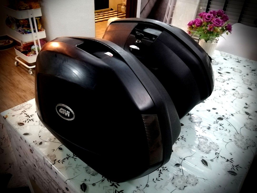 Cheapest Givi Pannier + Monokey Side Rack, Motorcycles, Motorcycle ...