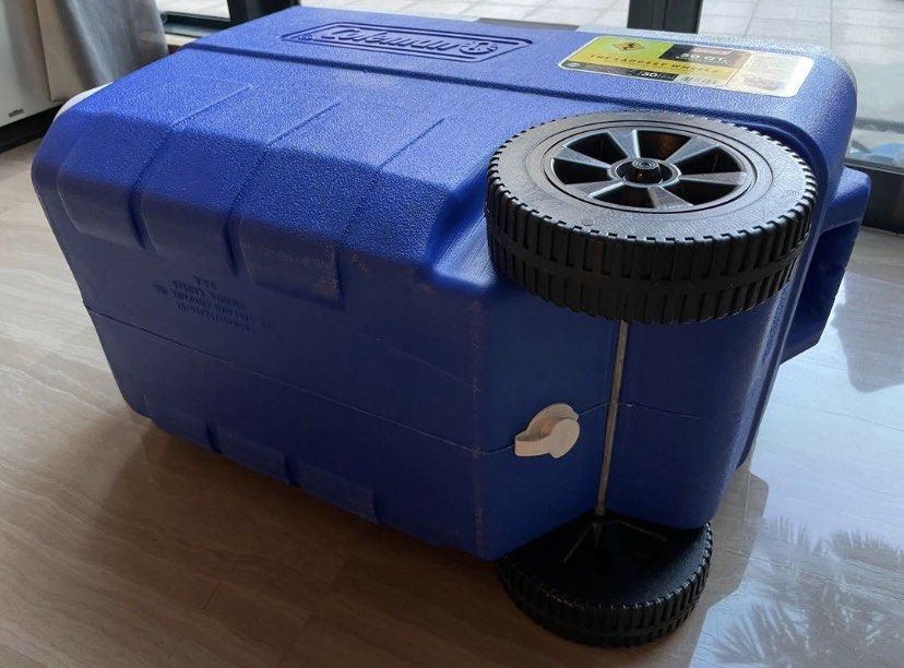 Coleman 47 lite wheeled cooler, Everything Else on Carousell