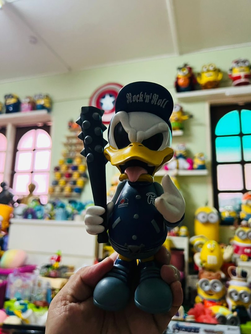 Donald duck limited hot n roll, Hobbies & Toys, Toys & Games on Carousell