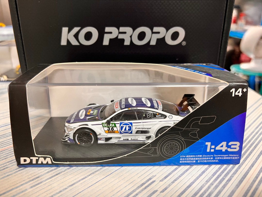 DTM 1:43 BMW M4 Samsung, 興趣及遊戲, 玩具 & 遊戲類 - Carousell