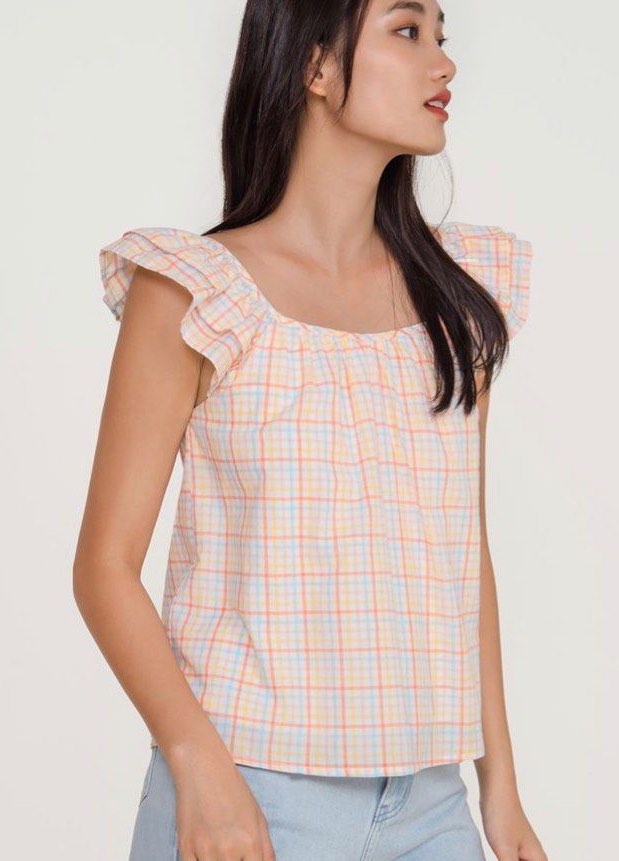Fayth Yona Gingham Ruffle Top, Women's Fashion, Tops, Blouses on Carousell