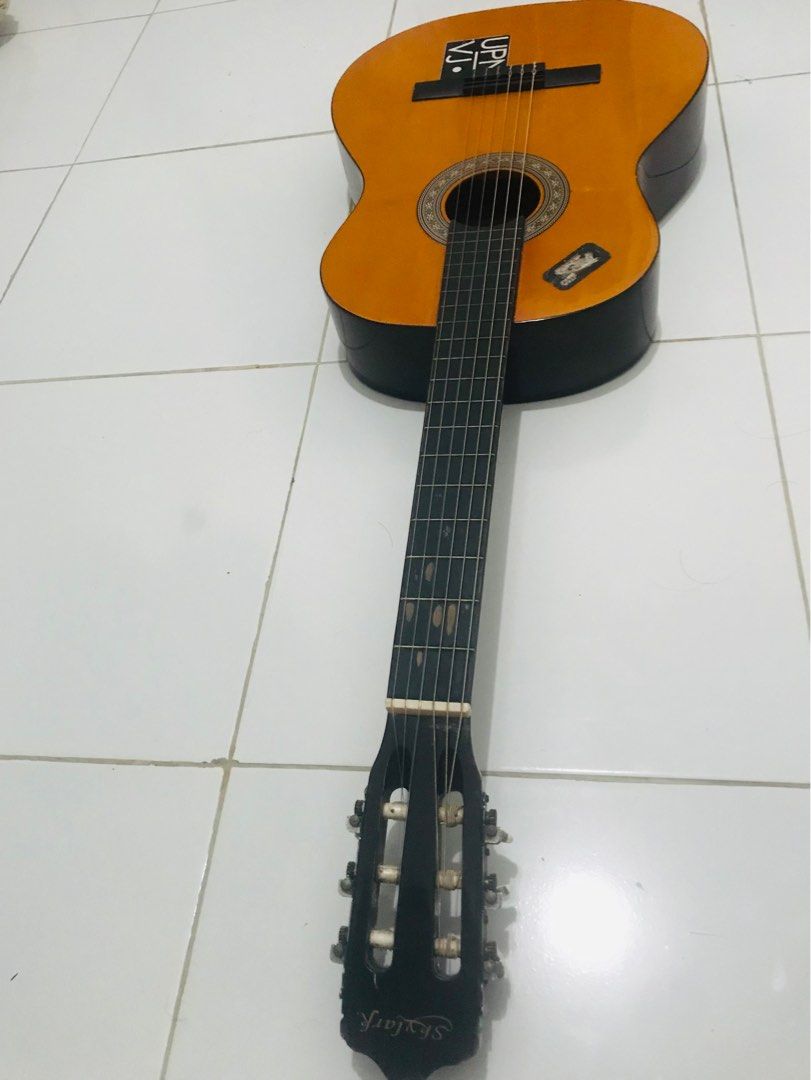GITAR BEKAS, Musik & Media, Aksesoris di Carousell