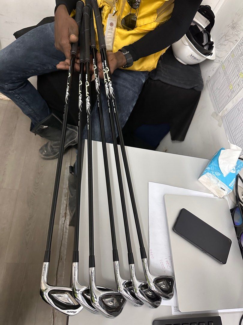 Golf bag set, Sports Equipment, Sports & Games, Golf on Carousell