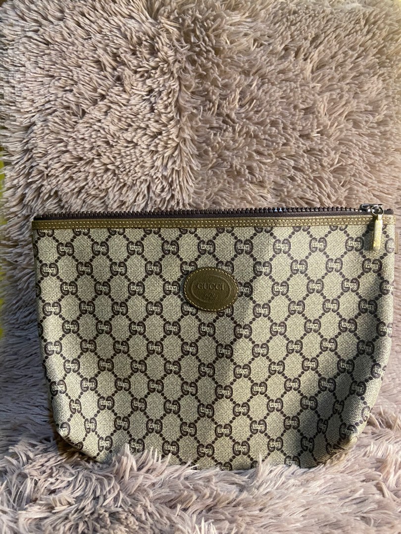 GUCCI pouch, Women's Fashion, Bags & Wallets, Purses & Pouches on Carousell
