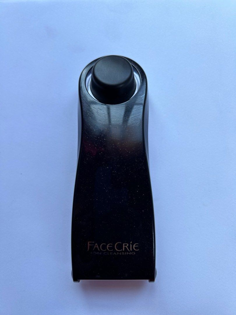 Hitachi face crie, Beauty & Personal Care, Face, Face Care on Carousell
