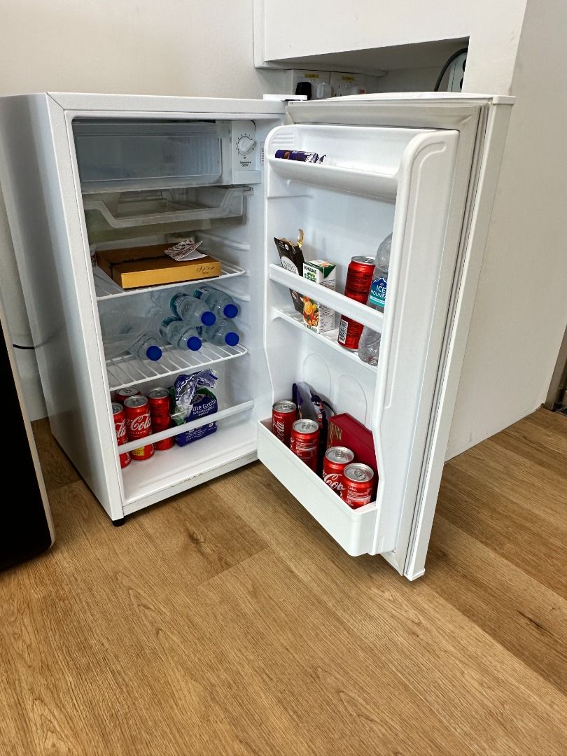 LG Mini bar Refrigerator 90L Built-in Freezer 1 door white, TV & Home ...